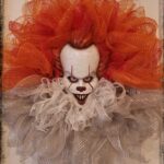 21 Pennywise Wreath Ideas For Spooky Doors – Pink Pop Design