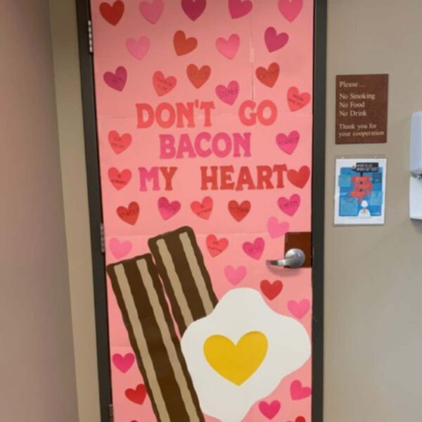 41+ Cute Door Decorations for Valentines Day – Pink Pop Design