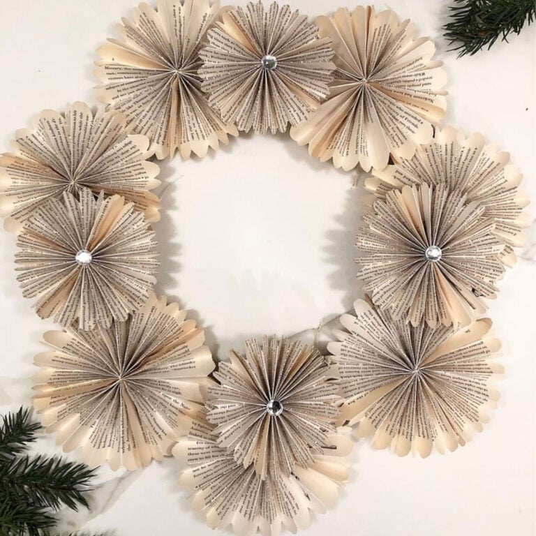31 Bookish Wreaths Page Tutorials & Full Book DIY Ideas – Pink Pop Design