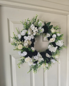 25 Stunning Wreath Decorating Ideas for Every Season – Pink Pop Design