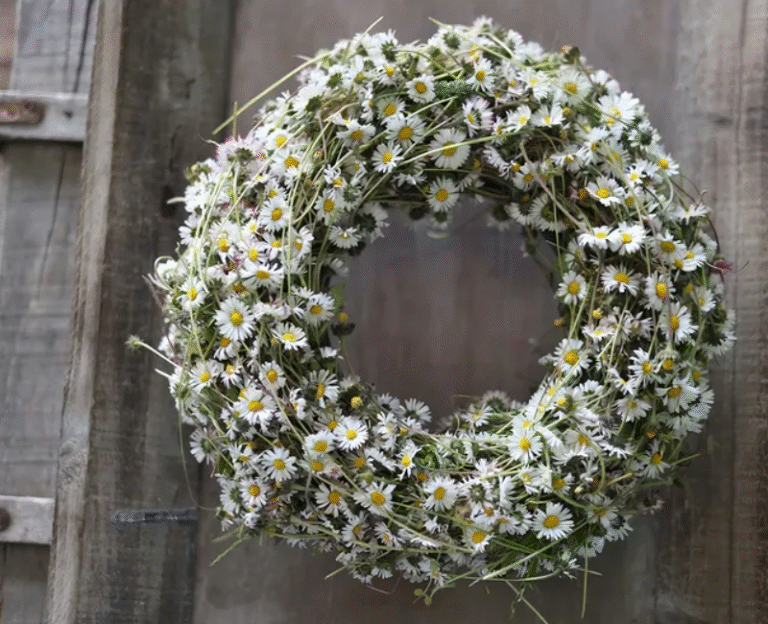 25 Stunning Wreath Decorating Ideas for Every Season – Pink Pop Design