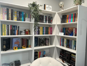 23 Creative Small Library Room Ideas for Cozy Book Nooks – Pink Pop Design